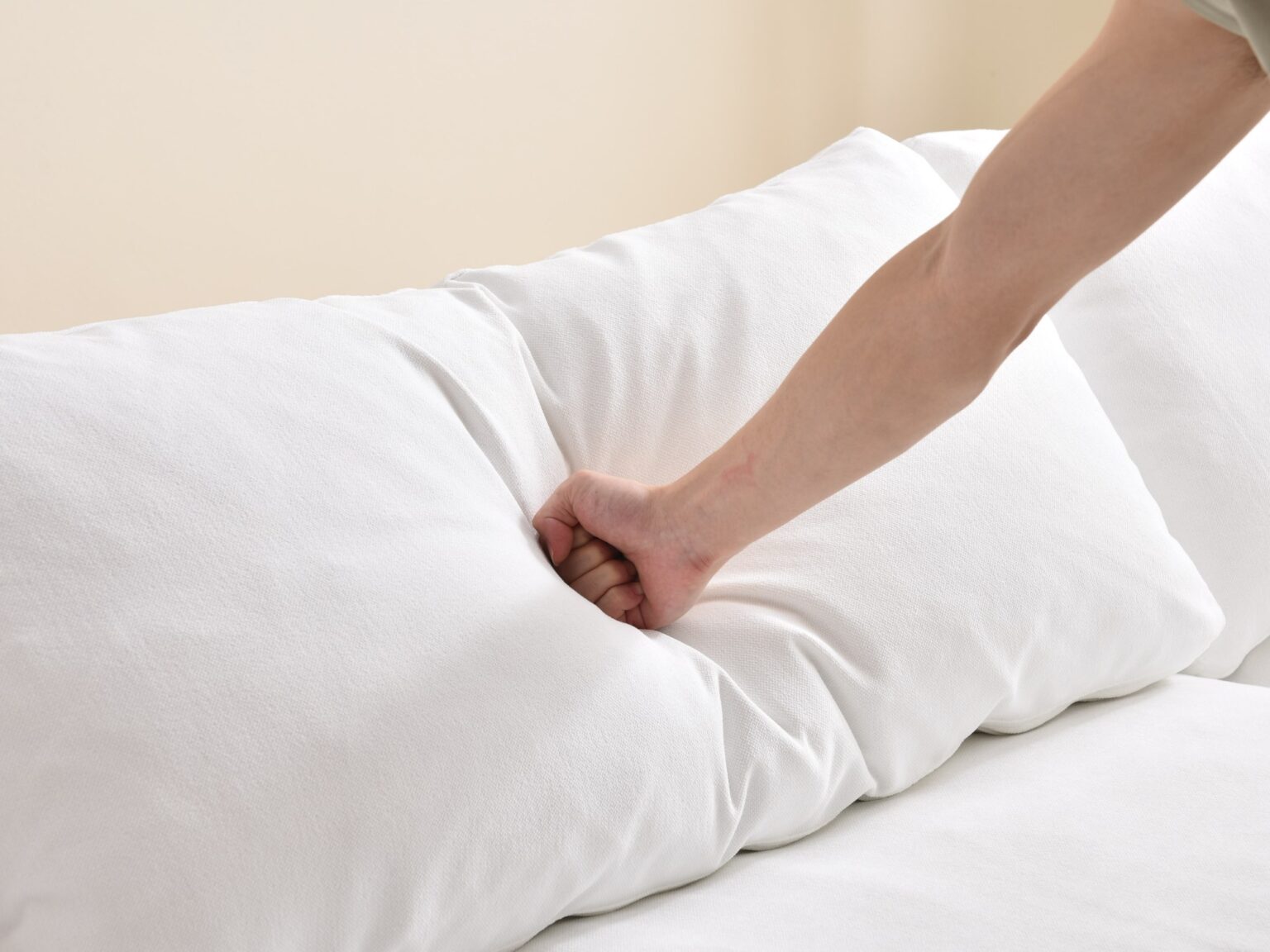 Nubes Cloud Classic 6-Piece Modular Sofa Includes 2 Ottomans ...